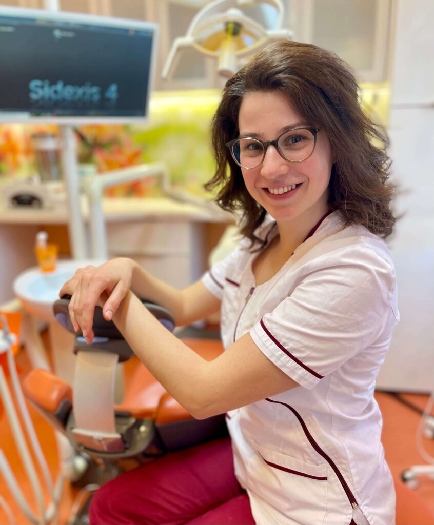 Eszter Muzsik - Dental hygienist — Hősök Tere Fogászat Budapest ...